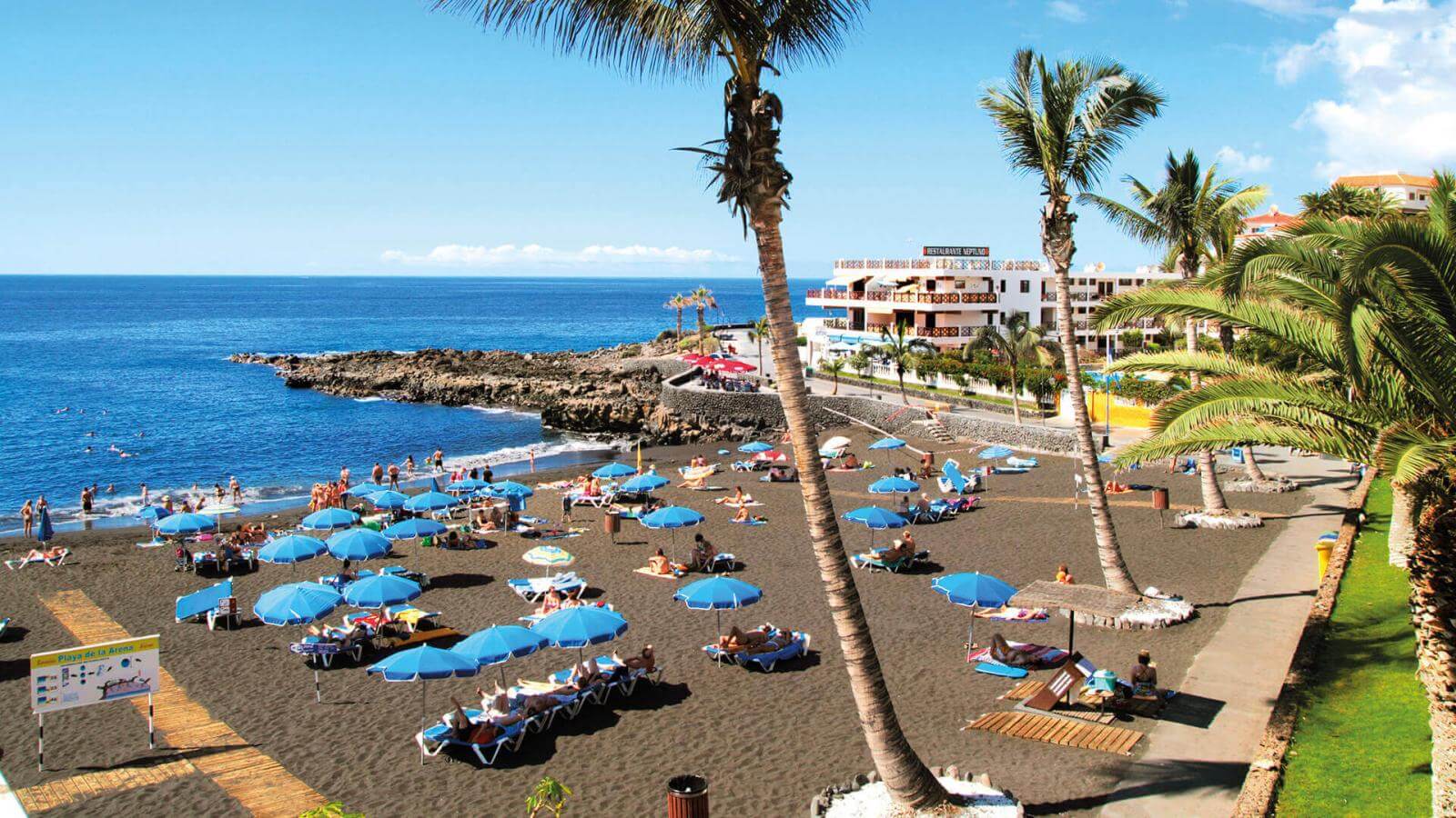 Playa De Arena Y Piedras Piedras, Arena Y Mar En Ventura Beach,