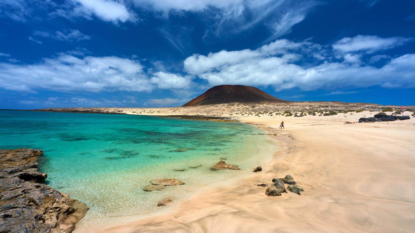 Praia Francesa Lotada Try France's Vendée Coast For A Summer Vacation